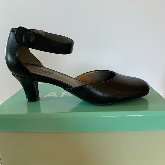 Array | Shoes | Array Charlie Nappa Pump Size 9m | Poshmark